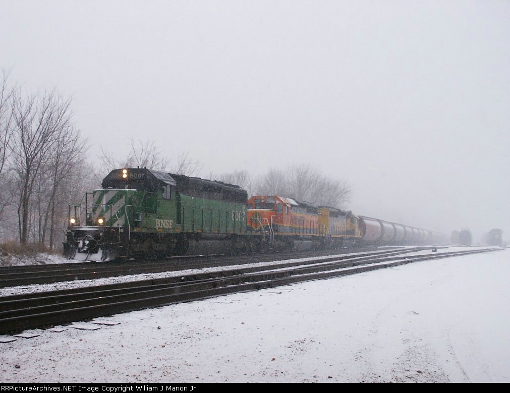 BNSF 8007 Eastbound